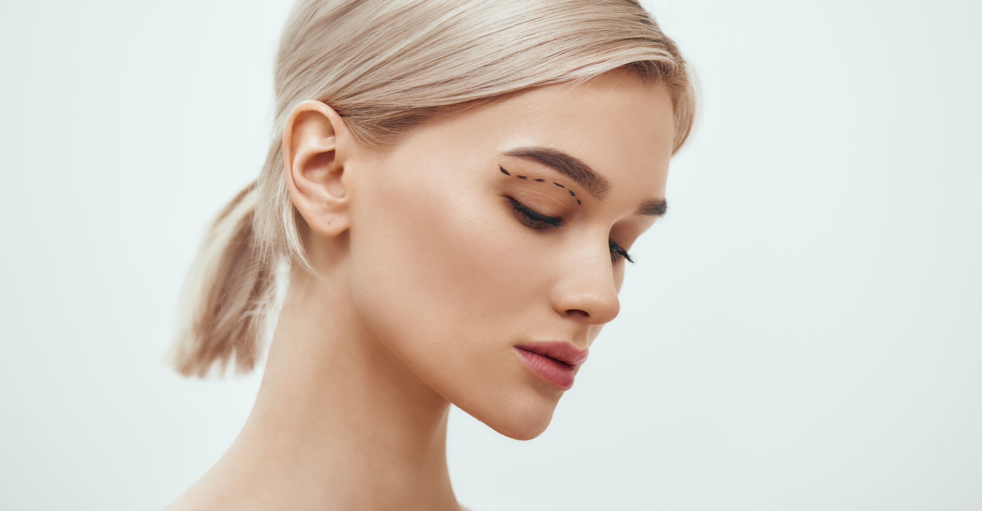 Eyelid lift Vienna from 150 € - Adele schönheitssalon Luxury & Spa Vienna
